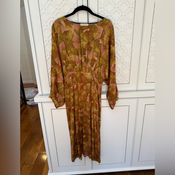 momoni | Dresses | Momoni Elegant Floral Maxi Dress | Poshmark